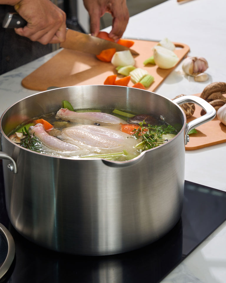 How to make chicken stock | CookDineHost