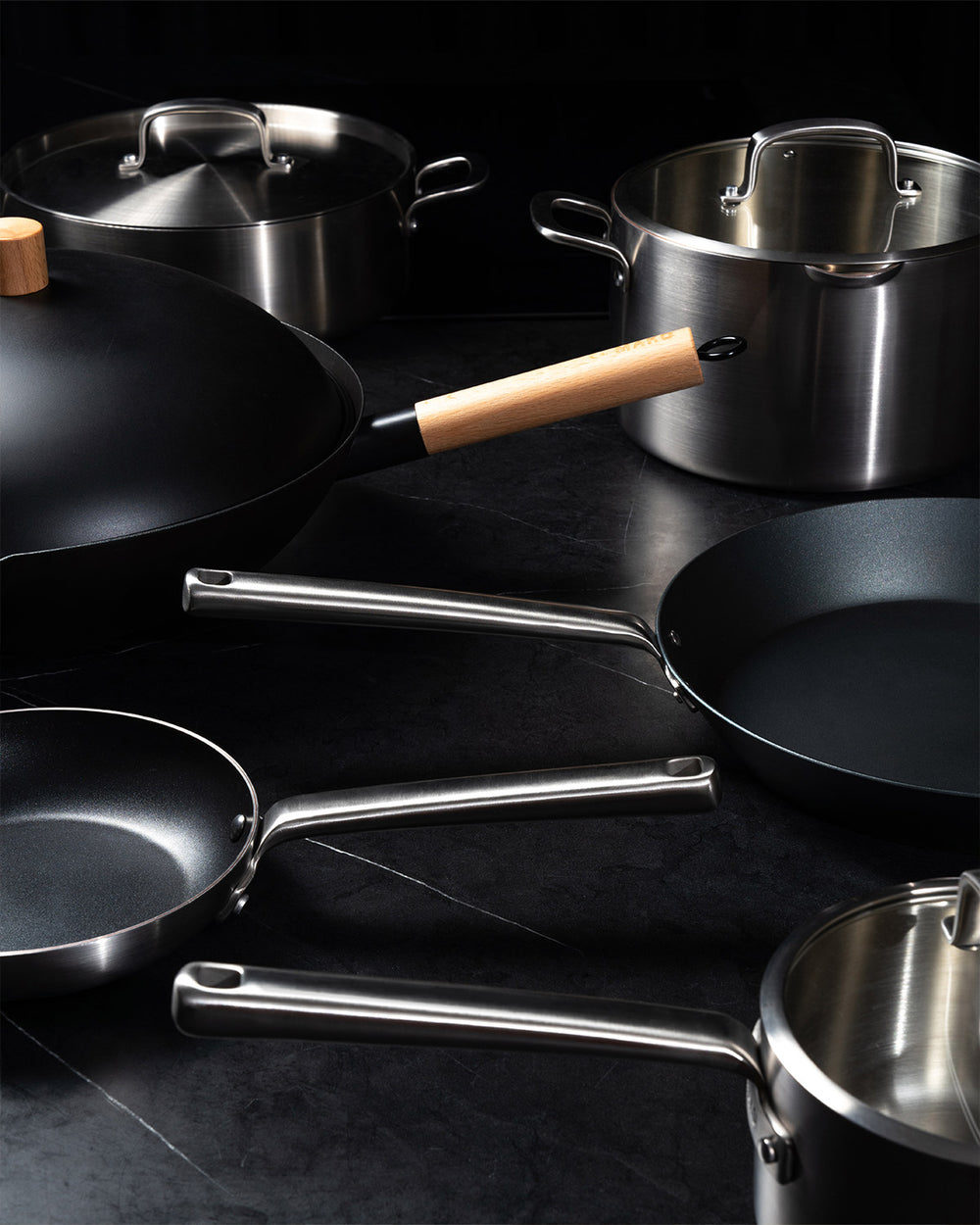 5 ways to approach shopping for cookware | CookDineHost